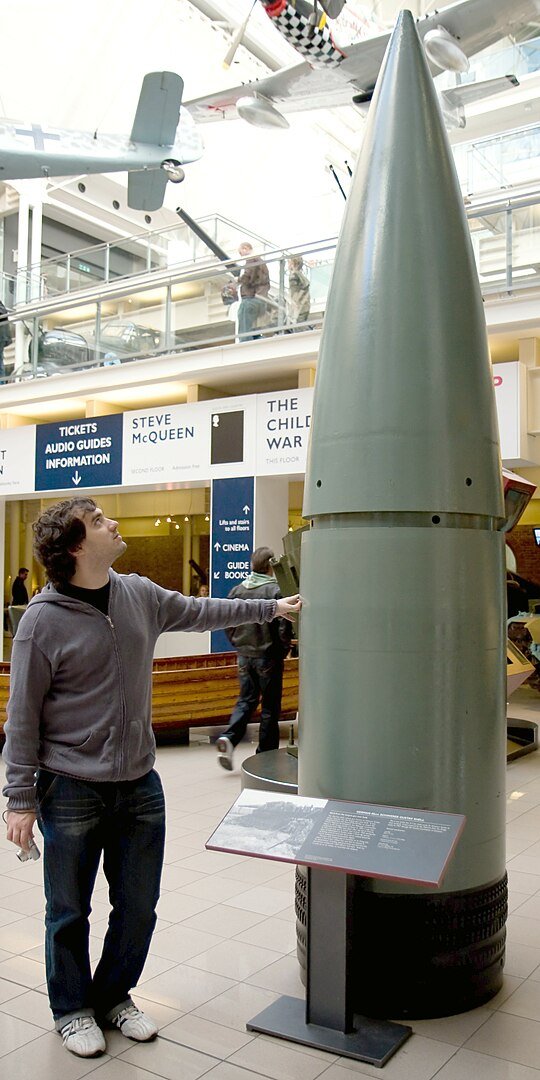 The Schwerer Gustav Gun: World's Biggest Gun - PropTors